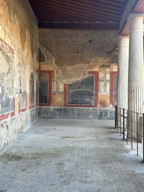 Pompeii and Vesuvius Cellars: Tour with Pick-Up in Positano - Key Points