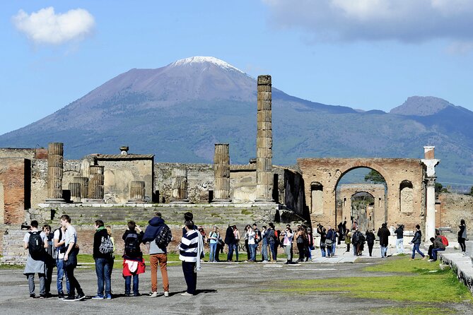 Pompeii and Vesuvius Small Group Tour From Naples With Pizza - The Guided Tour of Pompeii