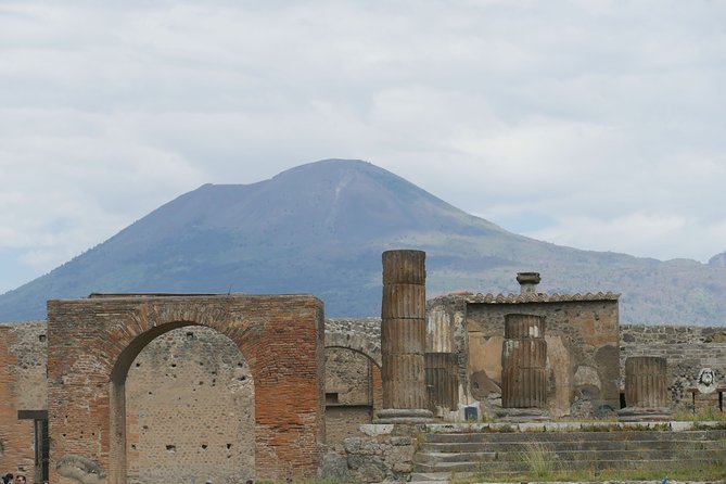 Pompeii and Vesuvius - VIP Tour/Small Group With Lunch - Pricing and Group Size