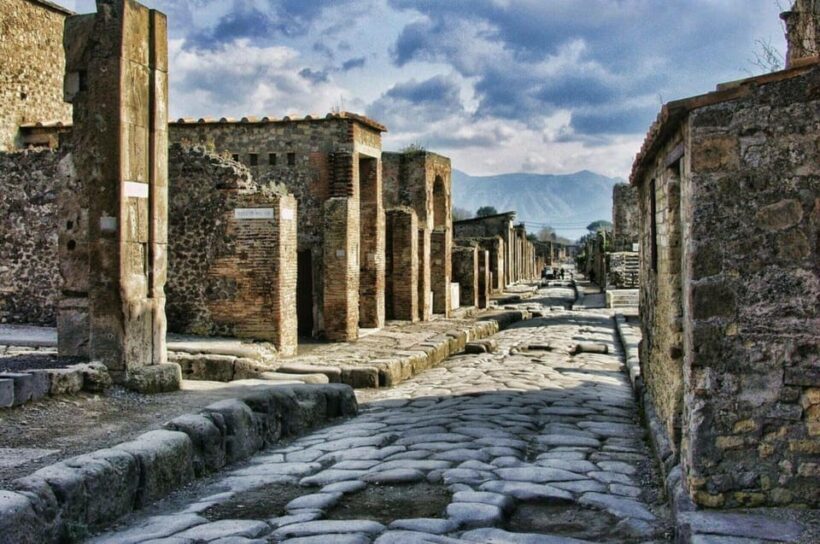 Pompeii: Entry Ticket & Guided Tour with an Expert Historian - Why Choose This Pompeii Tour?