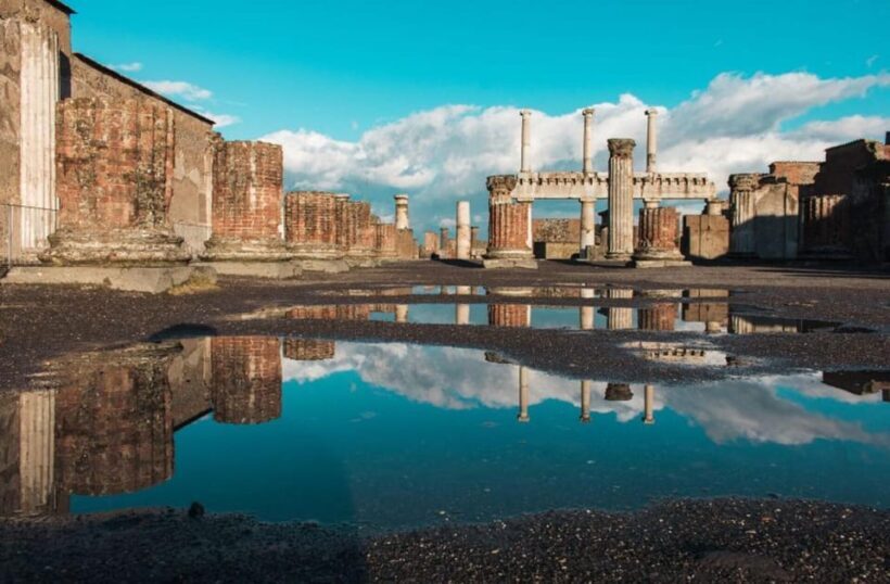 Pompeii: Entry Ticket & Guided Tour with an Expert Historian - The Experience: What Sets It Apart?
