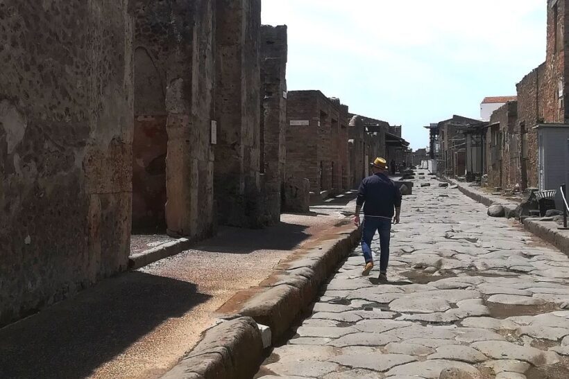 Pompeii: Guided Tour with Archaeologist with max. 12 People - Key Points