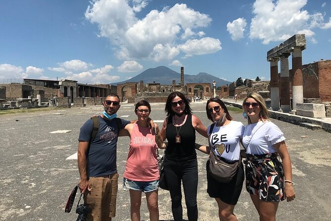 Pompeii Guided Walking Tour Review - Exploring the Ruins of Pompeii