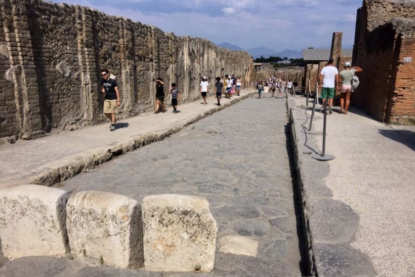 Pompeii: Guided Walking Tour with Entrance Ticket - Who Should Consider This Tour?