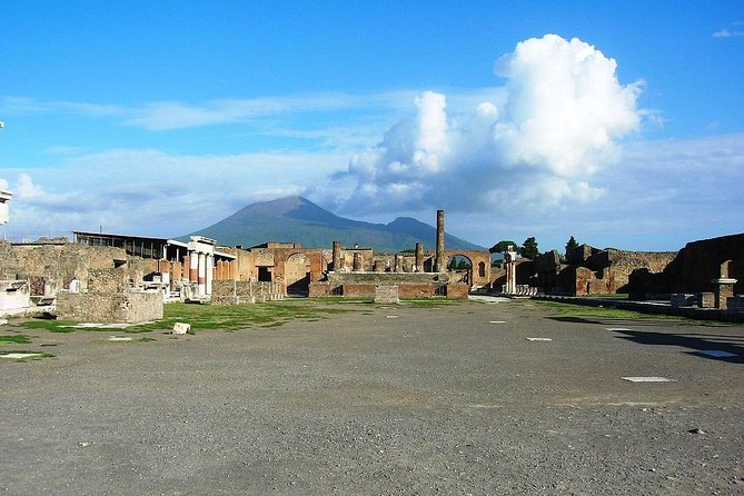 Pompeii: living with the volcano - Authenticity and Value