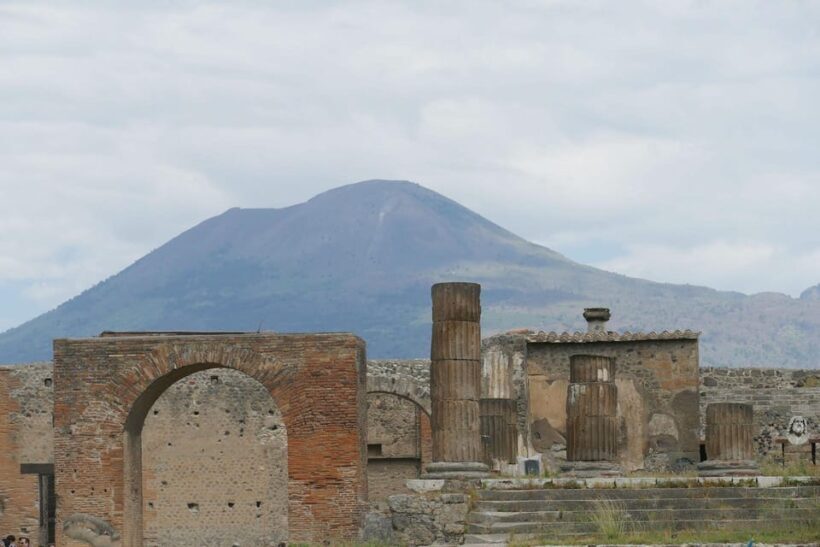 Pompeii & Naples tour from Naples - Key Points