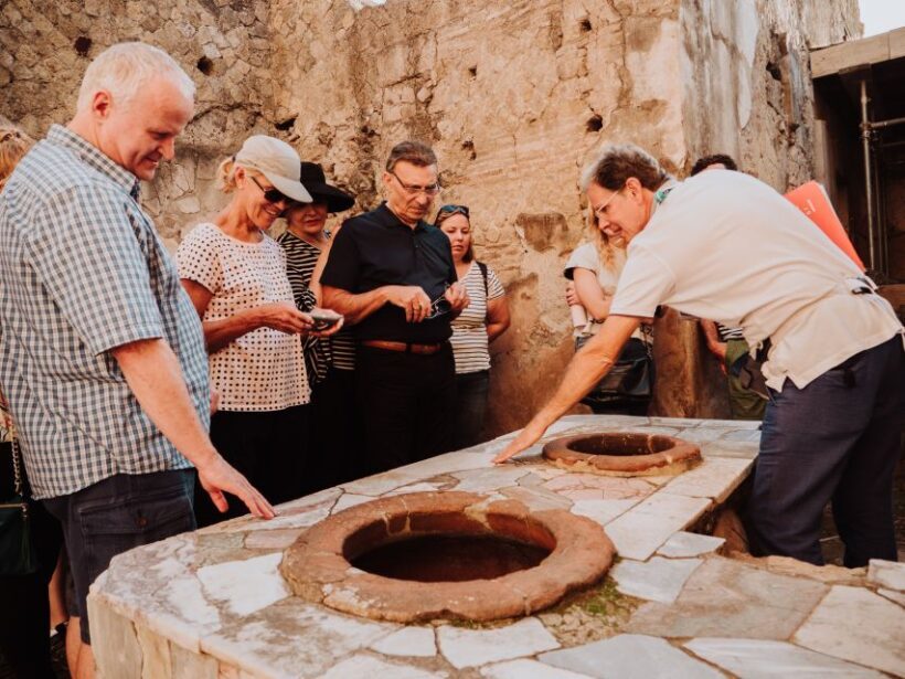 Pompeii: Small-Group Tour of Pompeii and Herculaneum - A Closer Look at the Tour Experience