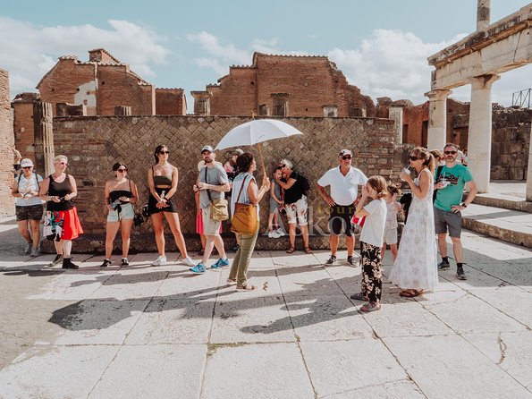 Pompeii Small Group Tour with an Archaeologist - How the Tour Works in Practice