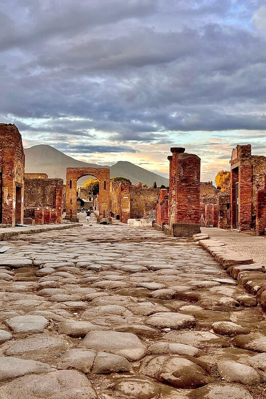 Pompeii sunset Tour: a visit away from the crowds - Practical Considerations: Comfort, Accessibility, and Value