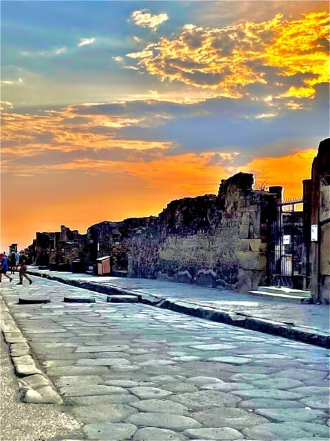 Pompeii sunset Tour: a visit away from the crowds - FAQ