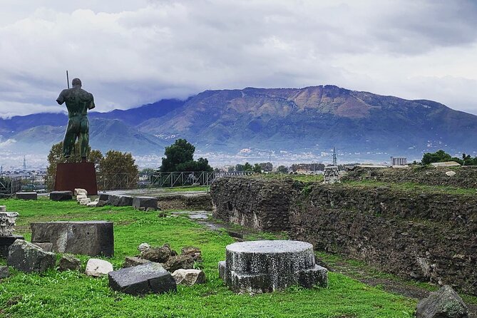 Pompeii Tour With LOCAL GUIDE and SKIP the LINE Entrance - Meeting and Pickup