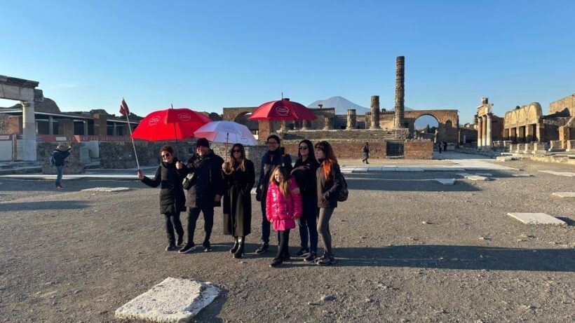 Pompeii-Vesuvius with Lunch from Amalfi Coast All inclusive - FAQ