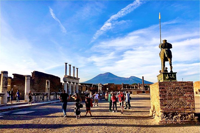 Pompeii & Vesuvius With Lunch & Wine Tasting From Positano - Comparing the Tour to a Separate Pompeii Visit