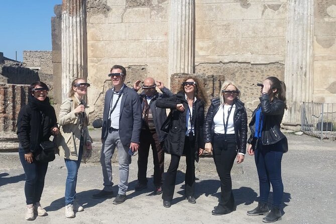 Pompeii: Walking Tour With 3D Glasses and With Entrance Ticket - Exploring Pompeii With AR Glasses
