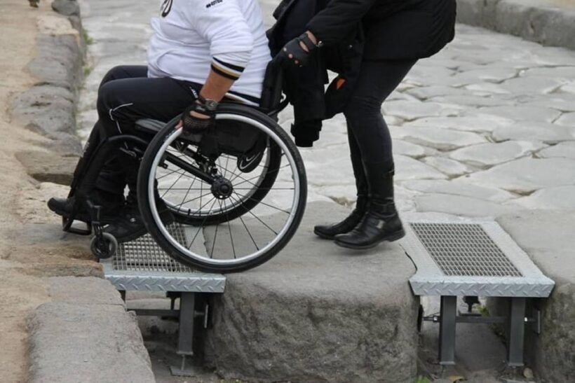 Pompeii: Wheelchair-accessible Private Tour with a Guide - Key Points