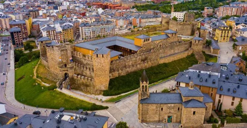 Ponferrada: Castle of the Templars Entry and Guided Tour - Who Should Consider This Tour?