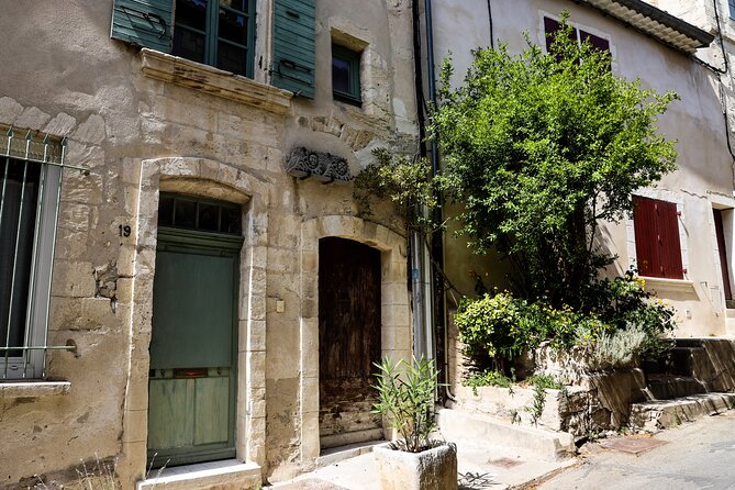 Pont du Gard to Villeneuve Les Avignon & Châteauneuf du Pape wine private tour - Who Should Consider This Tour?