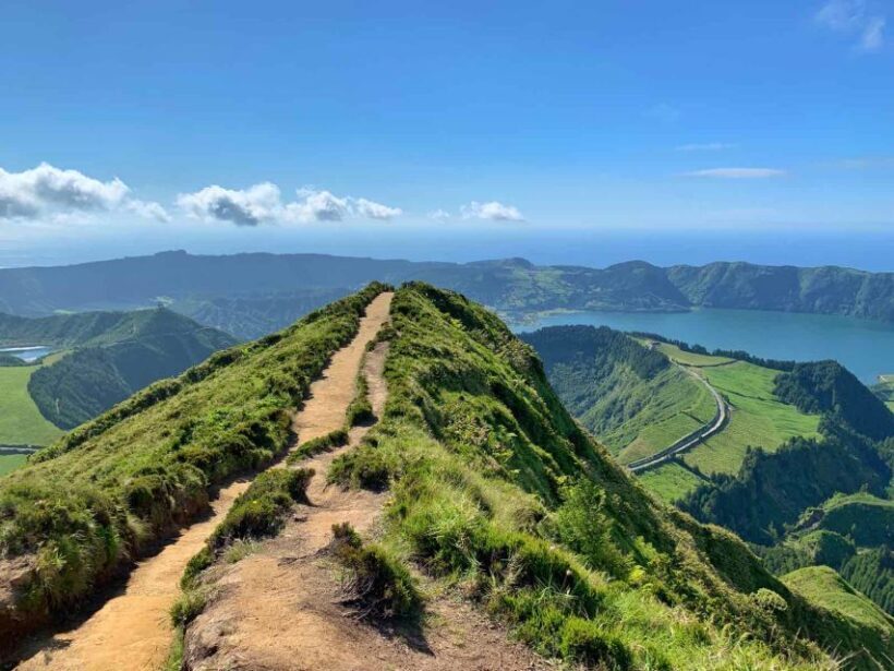 Ponta Delgada: Sete Cidades & Lagoa do Fogo Tour with Lunch - Authentic Azorean Lunch in Lagoa