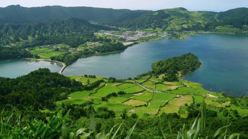 Ponta Delgada: Sete Cidades Volcano Lakes Shore Excursion - Practical Details and Group Size