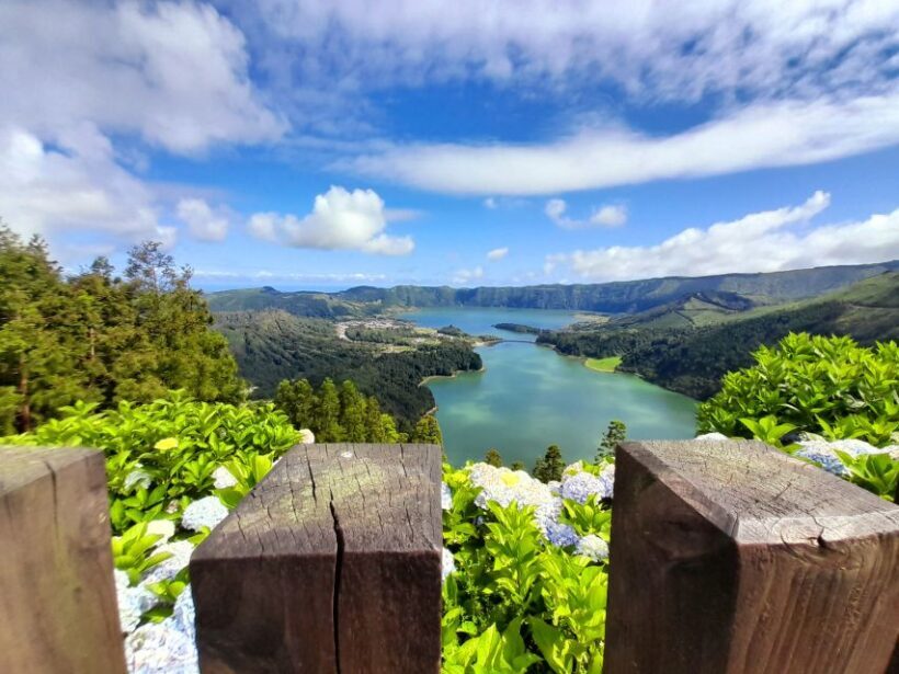 Ponta Delgada: The Blue & Green Lake Shore Excursion - FAQ