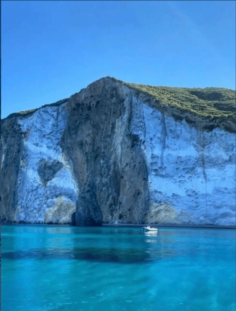 Ponza/Palmarola boat tour with lunch on board - A Practical Look at the Ponza/Palmarola Boat Tour with Lunch