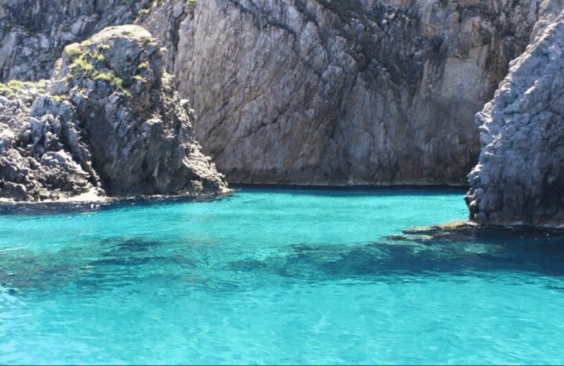 Ponza/Palmarola boat tour with lunch on board - Group Size, Comfort, and Practicalities