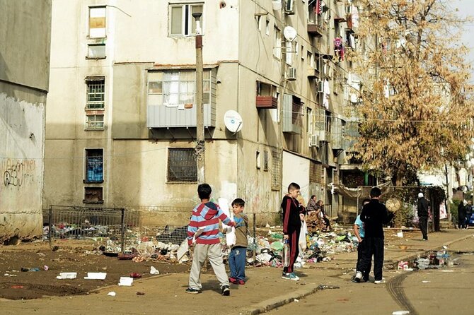 Poor Neighborhoods, Prison and Gypsy Castles - Private Tour - Key Points