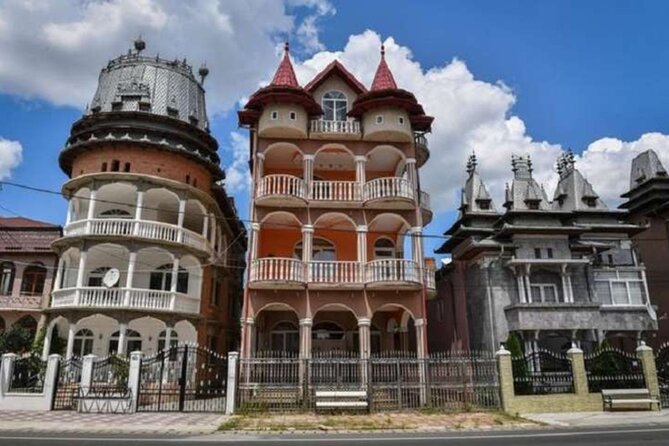 Poor Neighborhoods, Prison and Gypsy Castles - Private Tour - Experiencing Local Markets and Lifestyles
