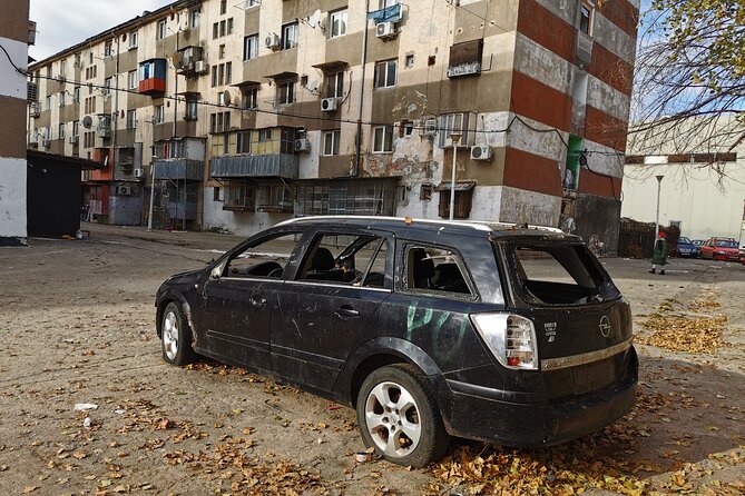 Poor Neighborhoods, Prison and Gypsy Castles - Private Tour - Accessibility and Participation Details