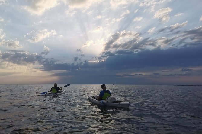 Poreč Sunset Sea Kayaking Tour - Pickup and Parking Information