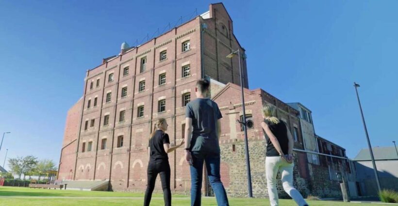 Port Adelaide: Walking Tour with Food Tasting & Drinks - A Deep Dive into the Port Adelaide Experience