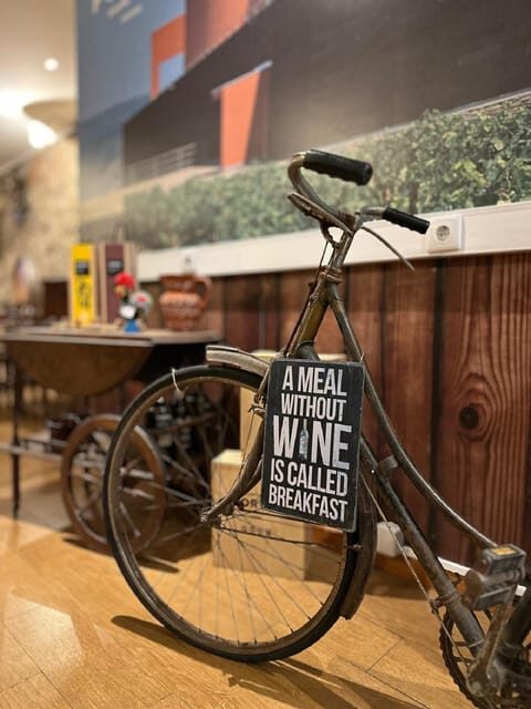 Port wine tasting in Vila Nova de Gaia - Why This Tour Works for Different Travelers