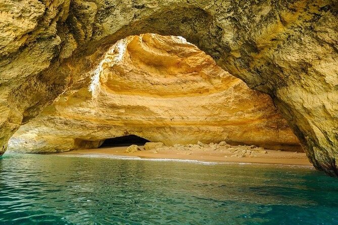 Portimão Private Boat Tour Caves Circuit and Coast Sightseeing - Experienced Crew and Knowledgeable Guides