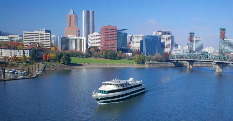 Portland: 2-hour Lunch Cruise on the Willamette River - Who Should Consider This Cruise?