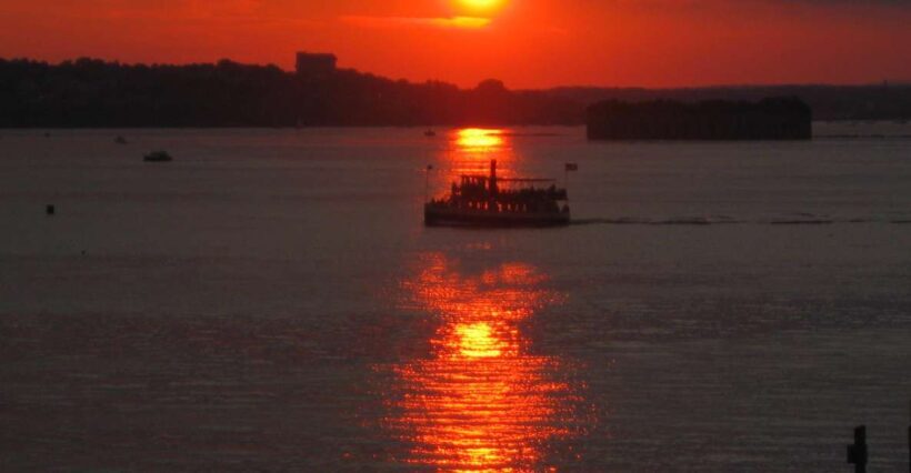 Portland: Casco Bay Sunset and Lighthouse Cruise - What Makes the Portland Casco Bay Sunset Cruise Special?