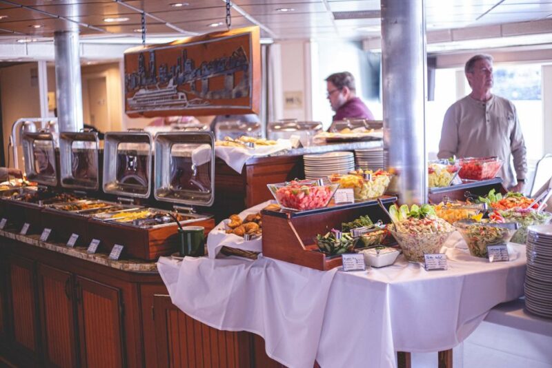 Portland: Champagne Brunch Cruise on Willamette River - The Views and Atmosphere