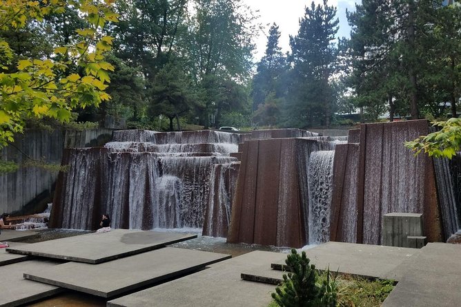 Portland, Oregon City Tour! - Discovering Downtown Attractions