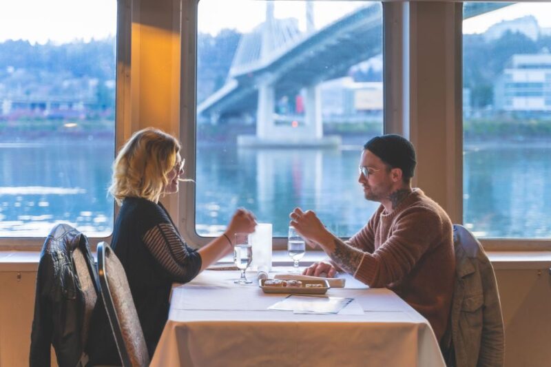 Portland: Willamette River 2.5-hour Dinner Cruise - The Views and Sightseeing