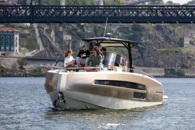 Porto: 2h Private Luxury Yacht in the Douro - Key Points