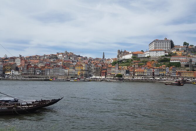 Porto: 2h Private Tour (1 to 6 People) on the Douro River With a Local - Experience Highlights