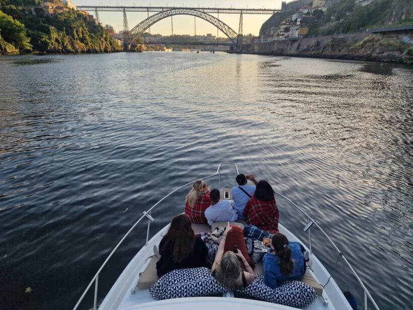 Porto: 6 Bridges Cruise & Port Wine with Sunset Option - The Guides and Atmosphere