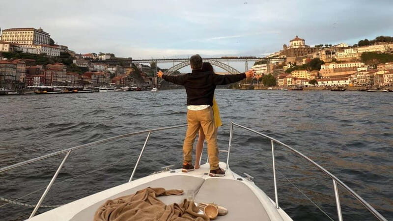 Porto: 6 Bridges Yacht Cruise with Local Wine & Snacks - Why Choose This Tour?