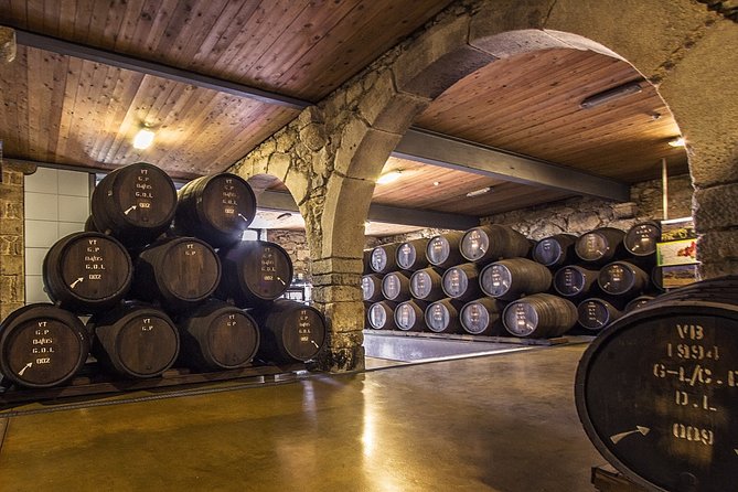 Porto and Its Charms - Tour From Lisbon - Lunch in Porto: Sampling Local Cuisine