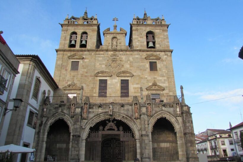 Porto: Braga & Guimarães Full Day Tour - Practical Tips for Travelers