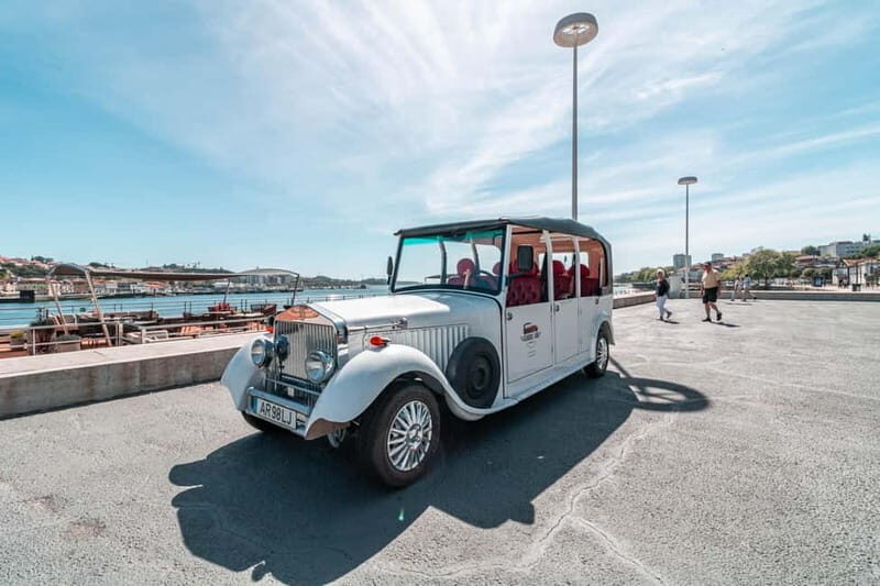 Porto: City Center Eco Car e Cruzeiro Rio Douro - Exploring Porto on an Eco-Friendly Electric Car