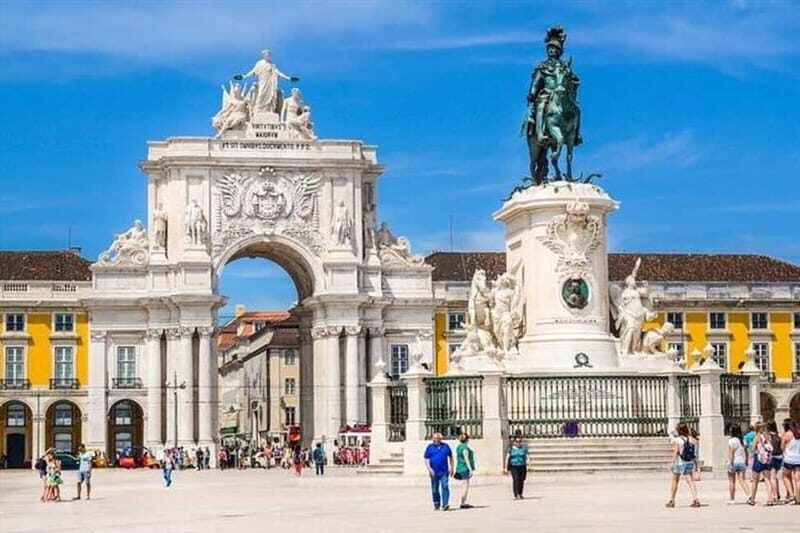 Porto City Private Day Trip From Lisbon - Key Points