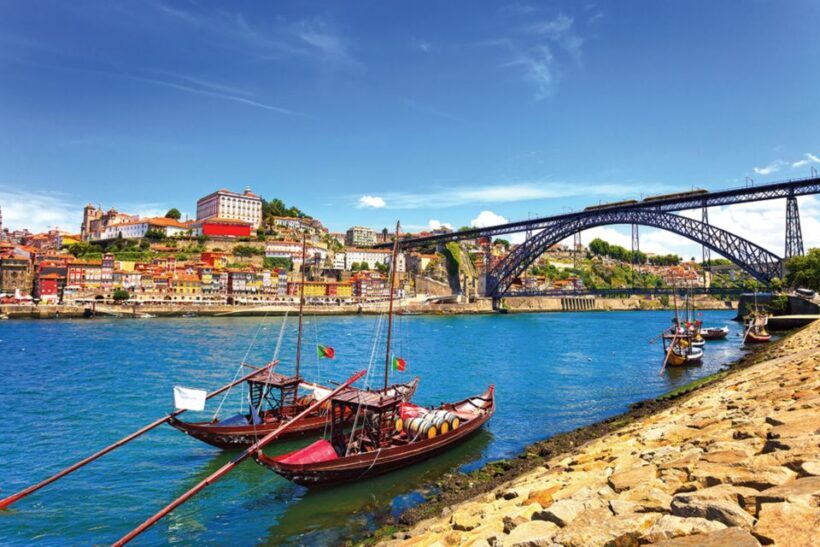 Porto: City Tour, 6 Bridges Cruise and Wine Tasting - Exploring Porto’s Historic Heart