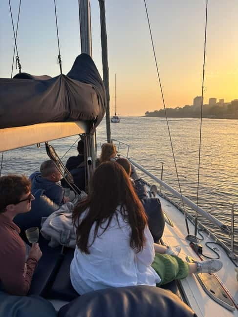 Porto: City Views or Sunset Tour with Drinks - FAQ
