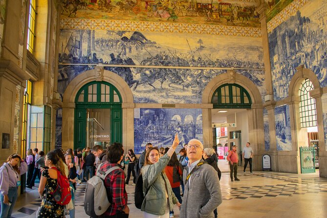 PORTO City Walking Tour - Discovering the Sao Bento Railway Station