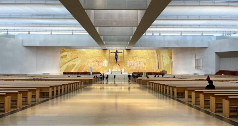 Porto: Complete Private Tour to the Sanctuary of Fatima - Exploring Fátima: A Journey Beyond the Crowds